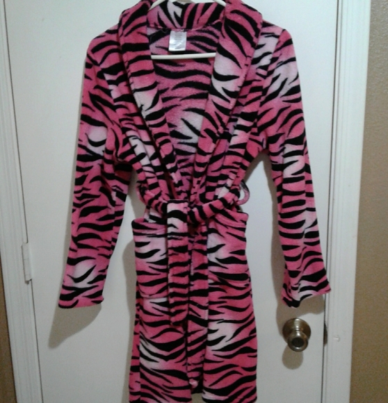 American Marketing | Pajamas | Sweet Girls Belted Pink Tiger Print Robe ...